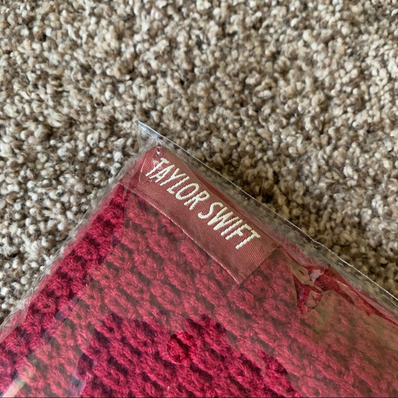 Taylor Swift | Accessories | New Taylor Swift Red Knit Scarf | Poshmark